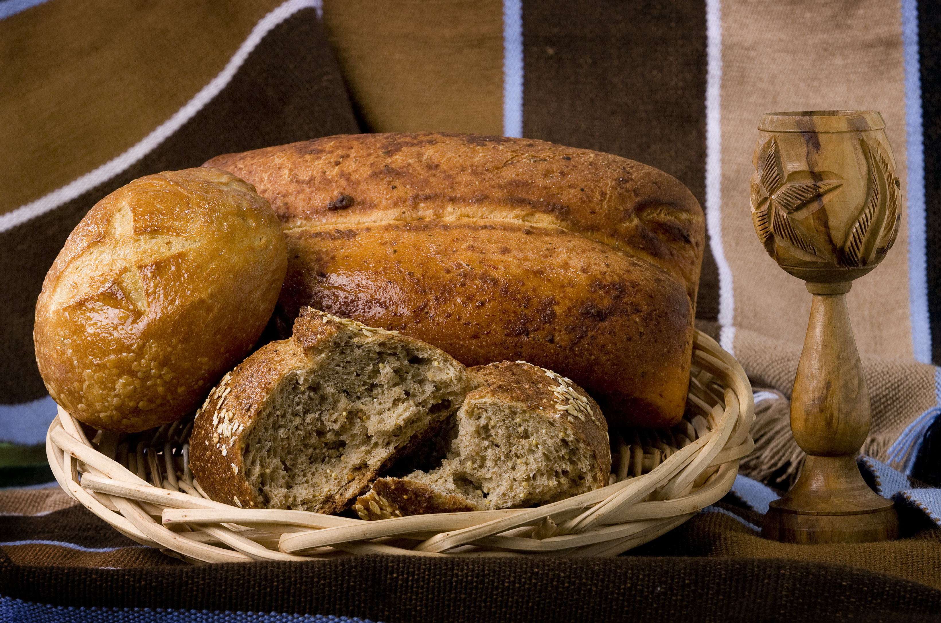 Should churches offer Holy Communion online?